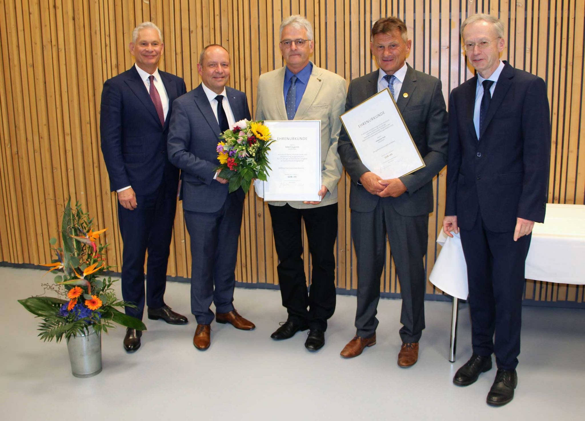 Ein gutes Geschäftsjahr in herausfordernden Zeiten - Raiffeisenbank ...